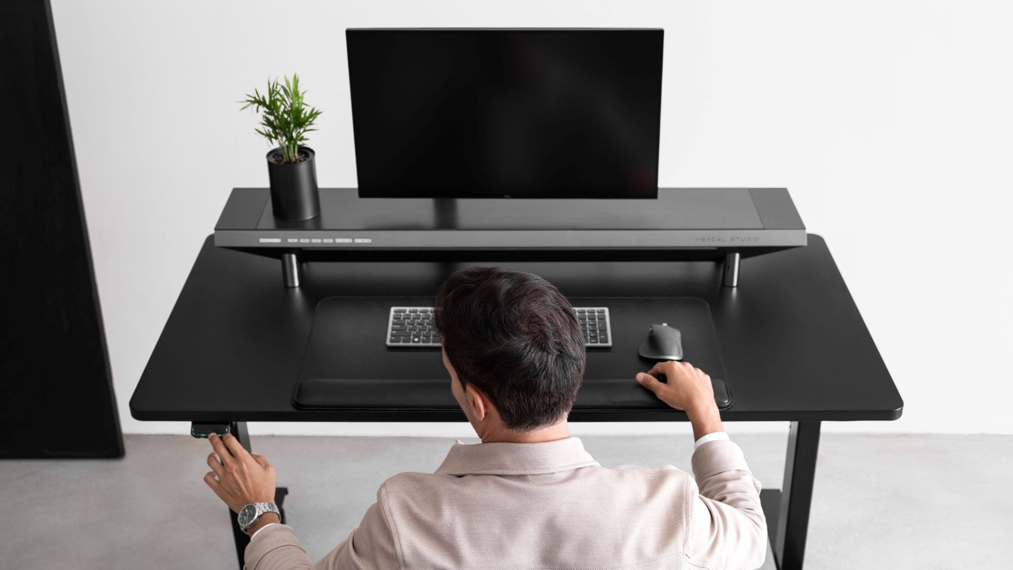 How to Create the Ultimate Organized Workspace with a Modular Desk Sys
