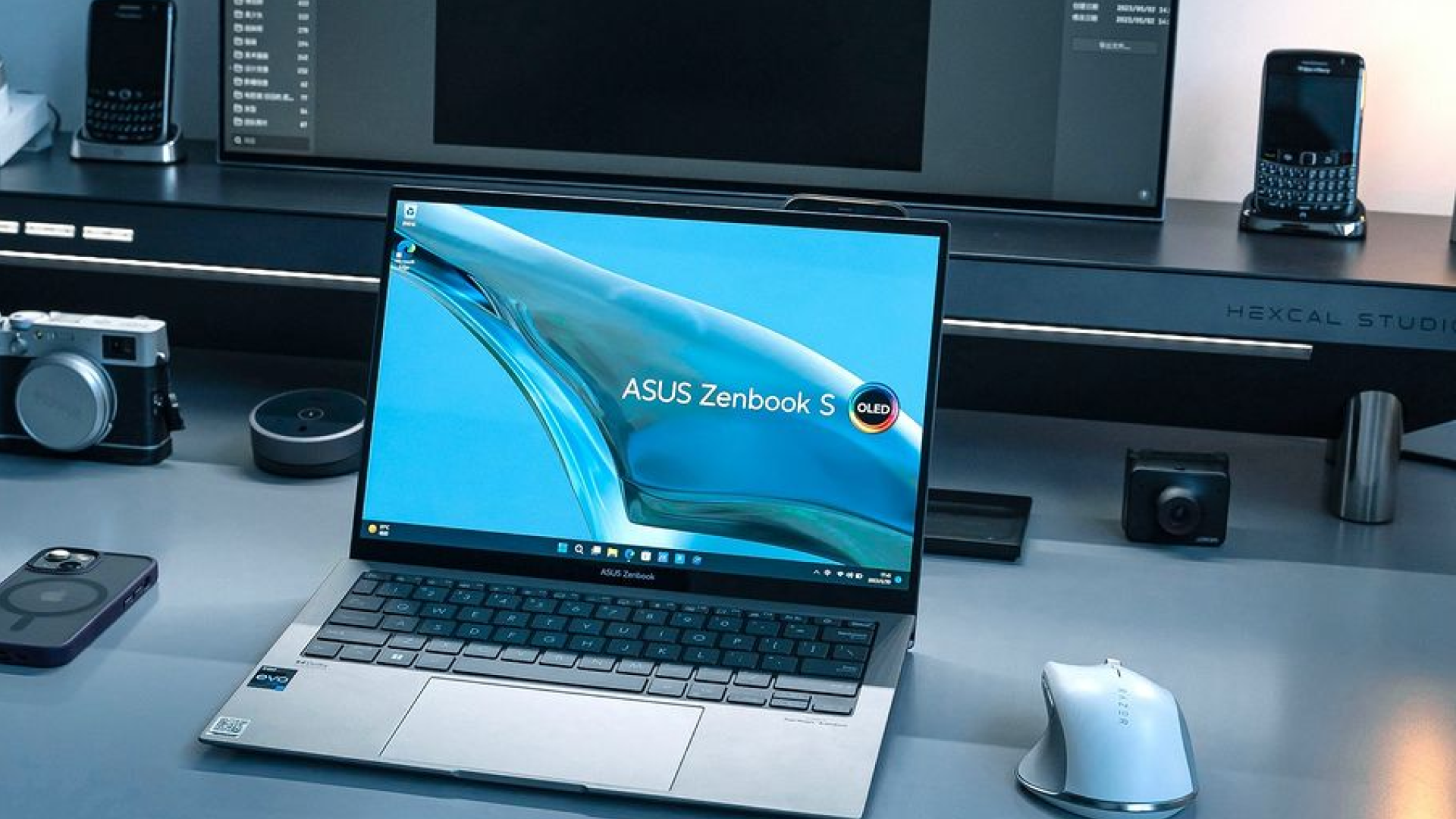 How to Personalize and Optimize Your Desk Setup